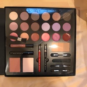 Max Studio | Makeup | Max Studio Full Face Tutorial Glow | Poshmark